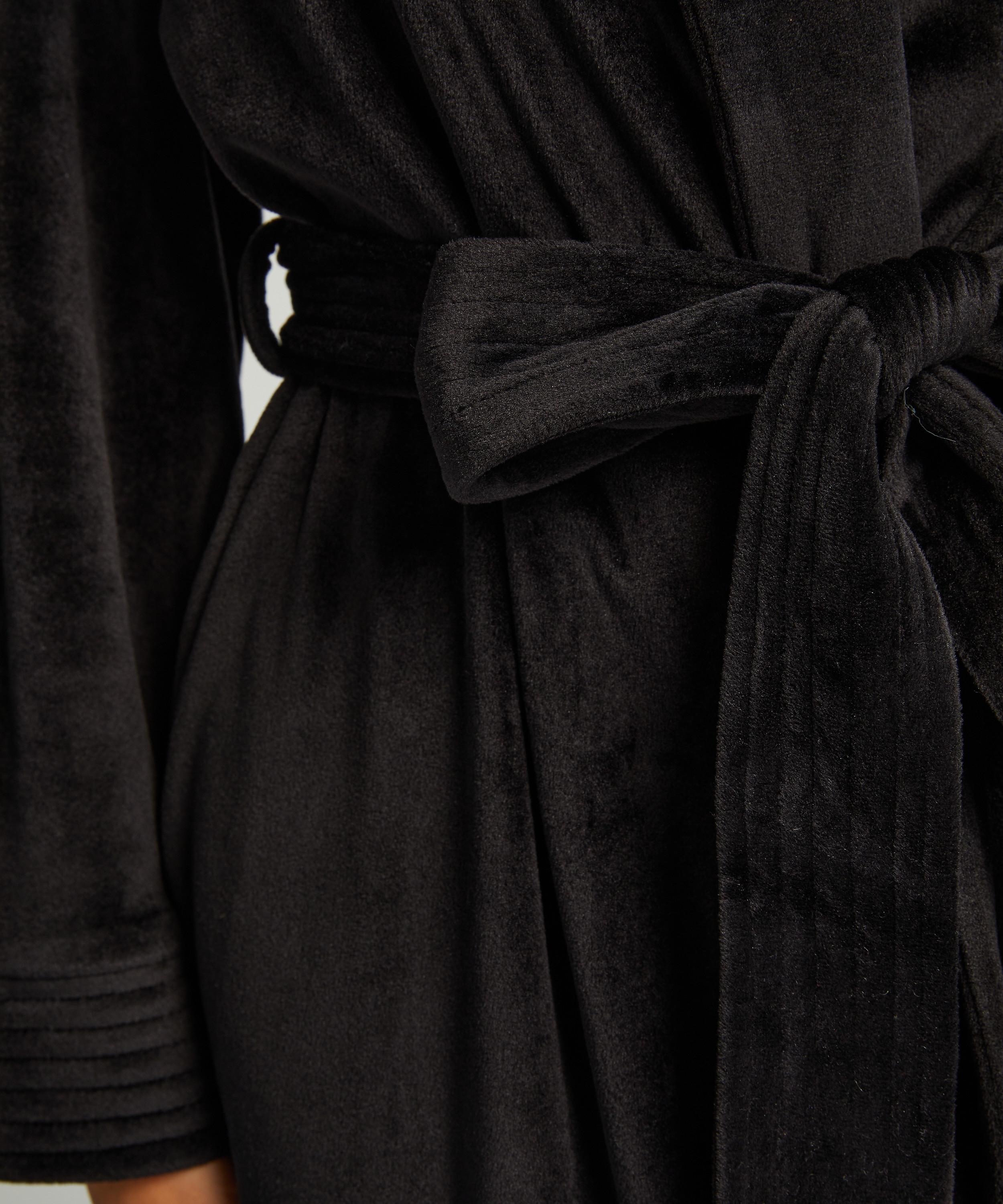 Velours short bathrobe for €42.99 - Robes - Hunkemöller