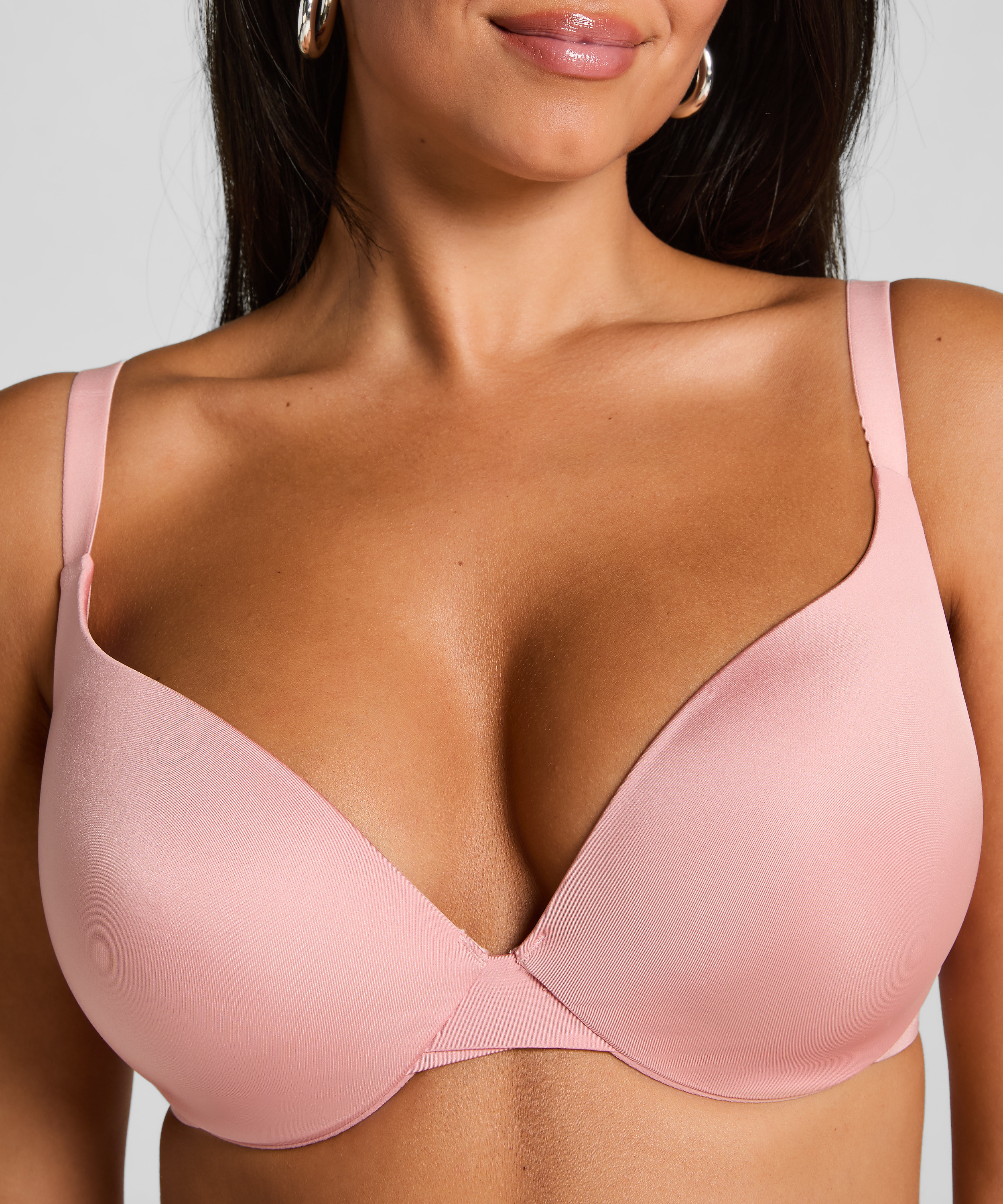 Smooth Padded Underwired Push-Up Bra - New Arrivals - Hunkemöller