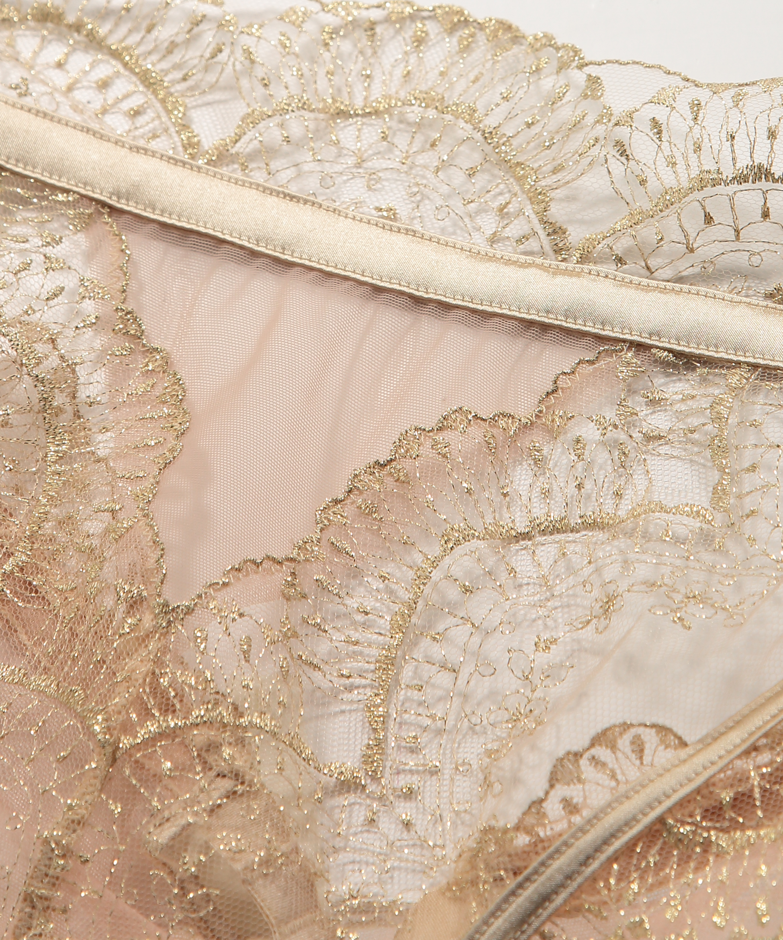 Akira High Leg Thong - Thongs - Hunkemöller